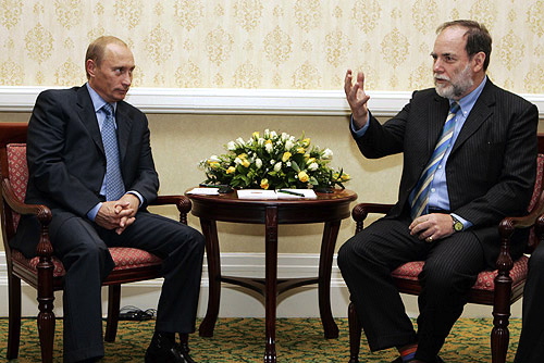 Vladimir_Putin_in_South_Africa_5-6_September_2006-16 – 2facetruth.com